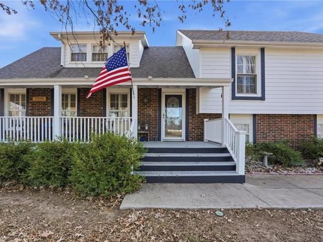 24101 E 88th St, Lee's Summit, MO 64064