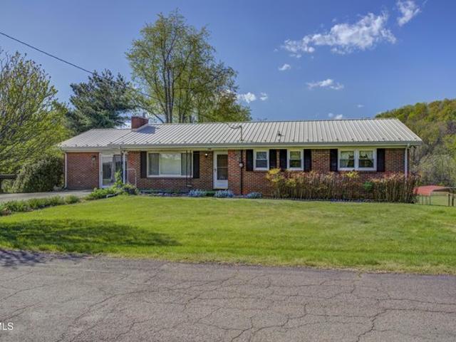 24102 Crimson Dr, Bristol, VA 24202