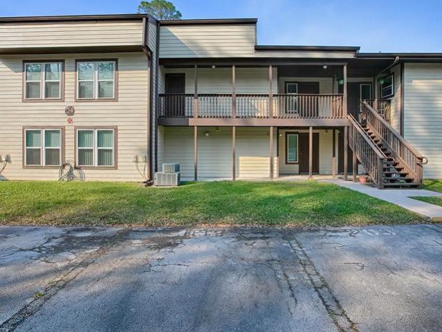 24104 Sandalwood Dr #104, Wildwood, FL 34785
