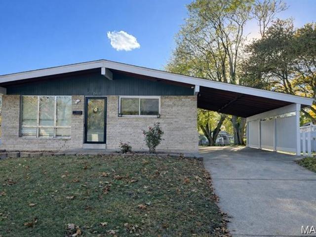 2410 Mockingbird Ln, Saint Louis, MO 63031