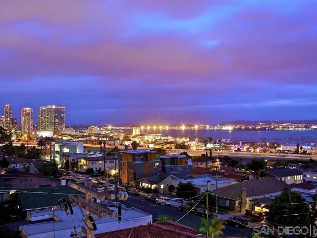 2410 Albatross St. 18