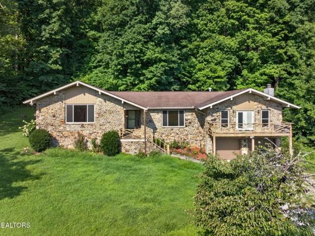 2410 Browns Mill Rd, Cookeville, TN 38506