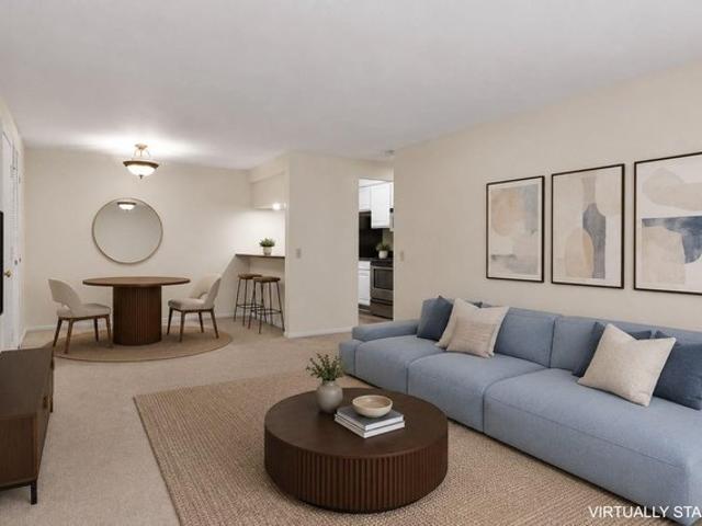 2410 Independence Ln Apt 105, Madison, WI 53704