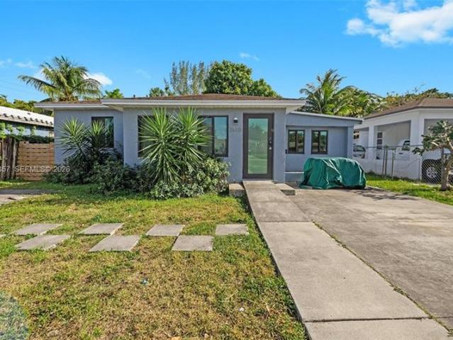 2410 Jackson St, Hollywood, FL 33020