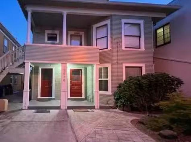2410 K St #A, Sacramento, CA 95816