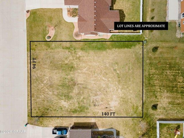 2410 Saint Andrews Dr NW, East Grand Forks, MN 56721