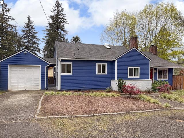 2410 SE Tarbell Ave, Milwaukie, OR 97267 | MLS #212562 | Compass