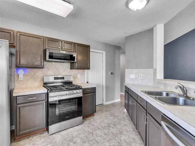 2410 Sherwood Hollow Lane