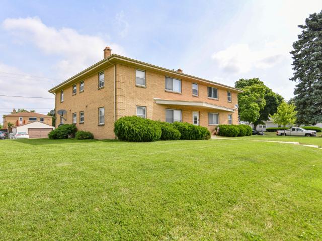 2410 W Howard Ave