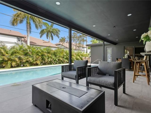 2411 NW 98th Ave, Sunrise, FL 33322