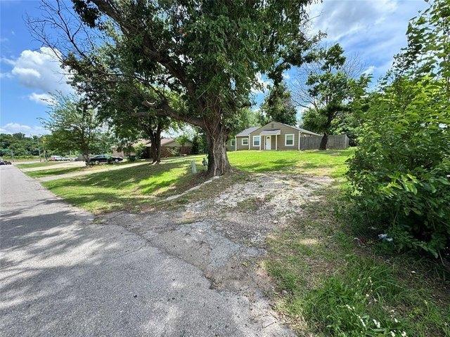 2411 N Clarke St, Choctaw, OK 73020