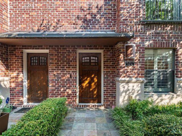 2411 N Hall St, Unit 38, Dallas, TX 75204 | MLS #21009 | Compass