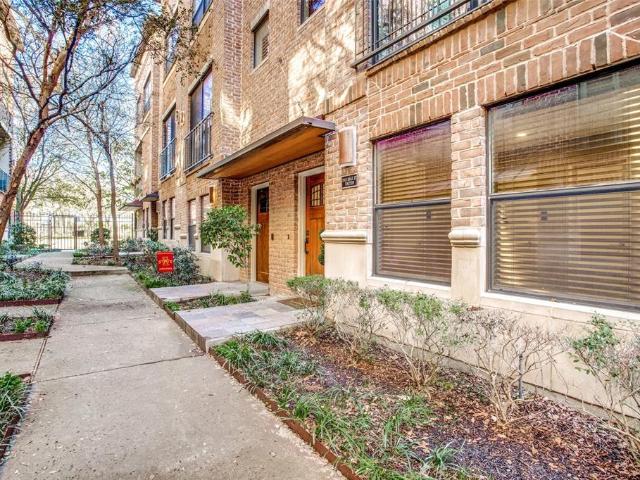 2411 N Hall Street # 20