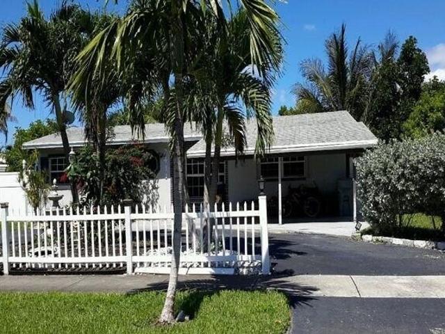 2411 NE 2nd Ter, Pompano Beach, FL 33064