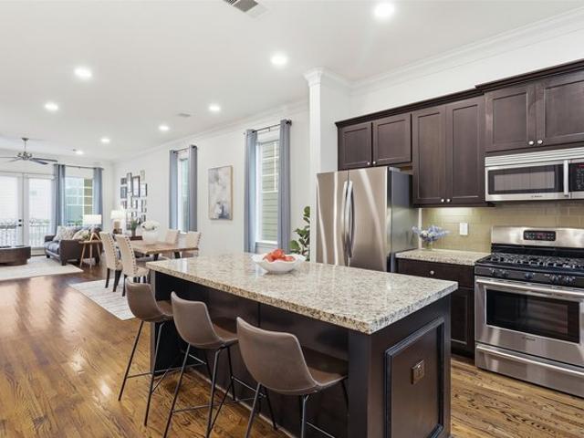 2411 Beall St, Houston, TX 77008