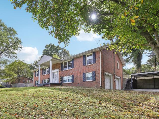 2411 Cloverdale Rd