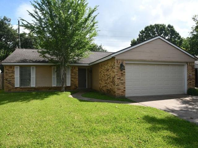 2411 Country Place Dr, Richmond, TX 77406