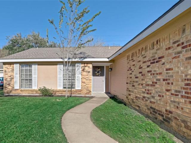 2411 Country Place Drive