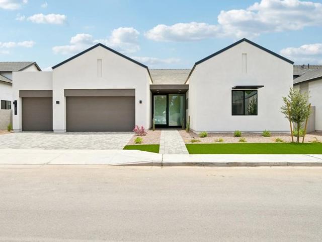 2411 E Aquarius Pl, Chandler, AZ 85249