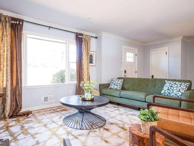 2411 Fair Lane