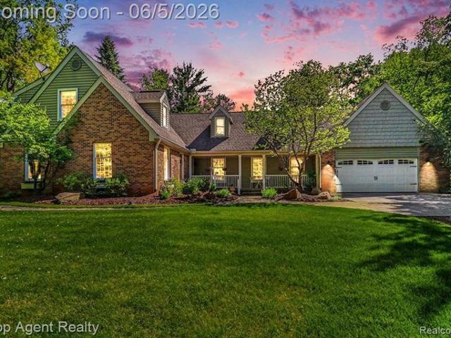 2411 Farmbrook Trl, Addison Township, MI 48370