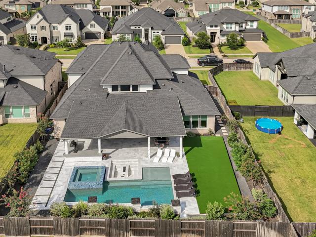 2411 Fountain Breeze Drive