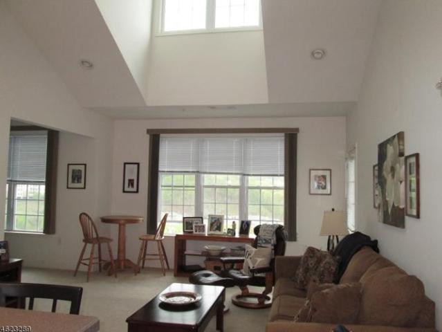 2411 Ramapo Ct, Riverdale, NJ 07457