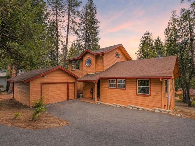 2411 Silver Dr, Arnold, CA 95223