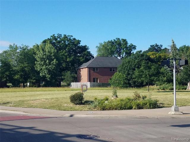 2411 W 8 MILE Road