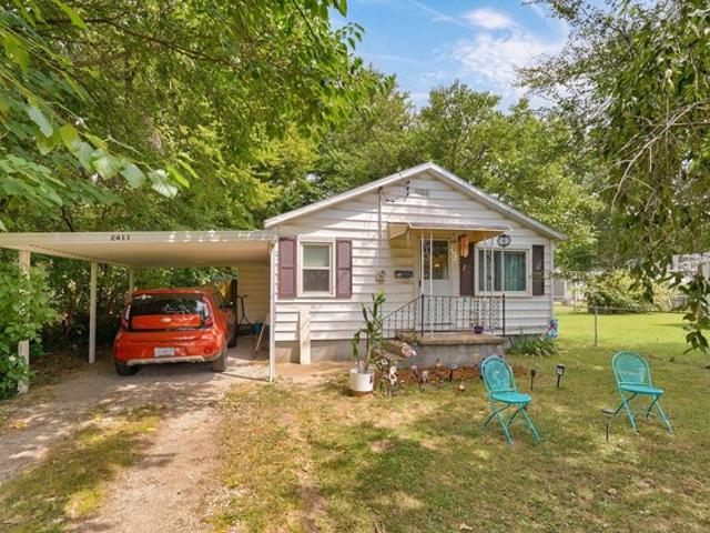 2411 W Madison St, Springfield, MO 65802
