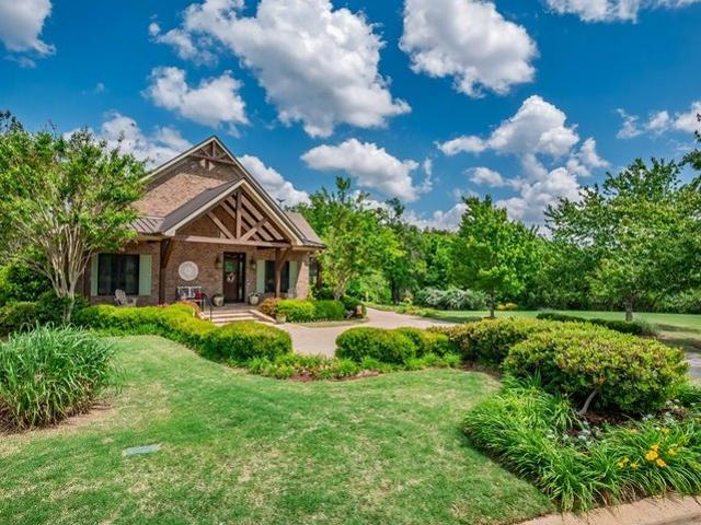 2411 W Wellsgate Dr, Oxford, MS 38655