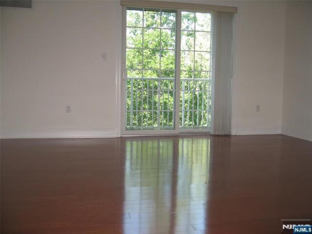 2411 Windsor Park Court, Englewood, US, NJ