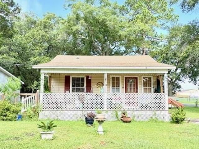 2411 11th St, Pascagoula, MS 39567