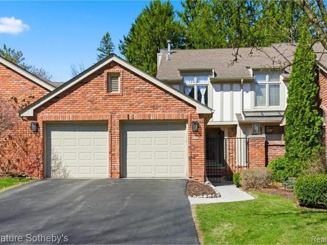 24122 Bingham Pointe Dr Unit 24, Bingham Farms, MI 48025