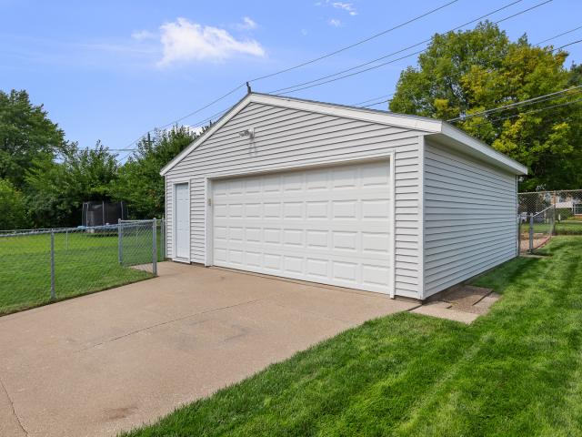 2412 Maplecrest Road