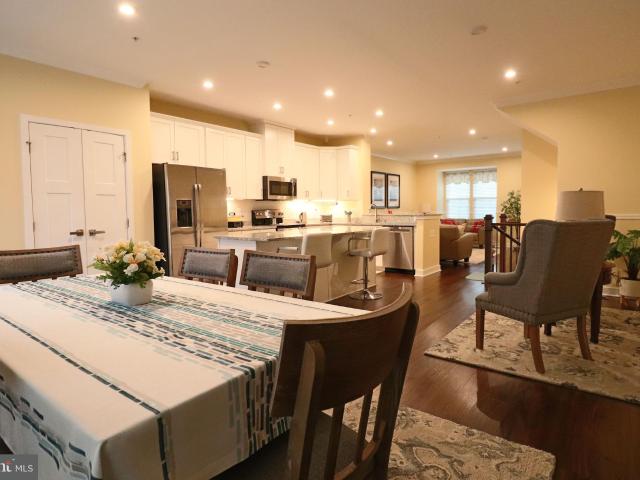 2412 Avondale Overlook Dr, Hyattsville, MD 20782 | MLS #MDPG2190