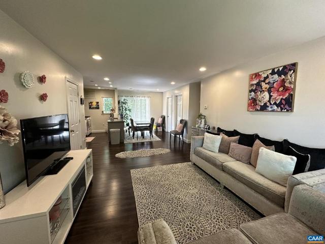 2412 Barracks Pl # 3