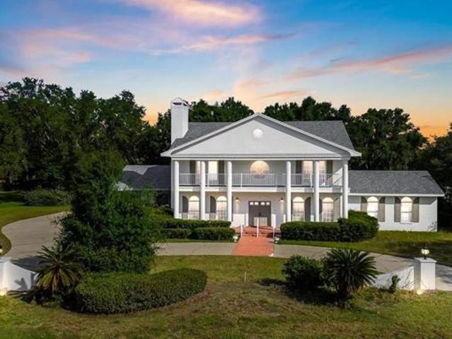 2412 Berkshire Dr, Winter Haven, FL 33884