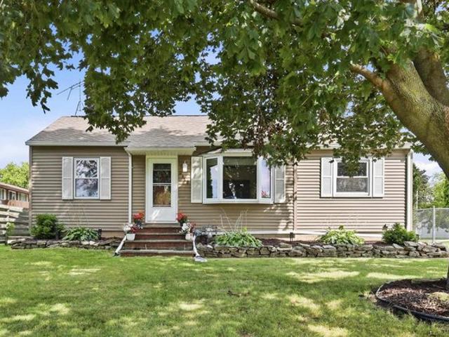 2412 Carleton Ave, Appleton, WI 54915