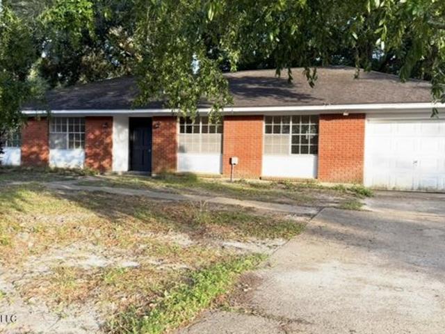 2412 Collins Blvd, Gulfport, MS 39507