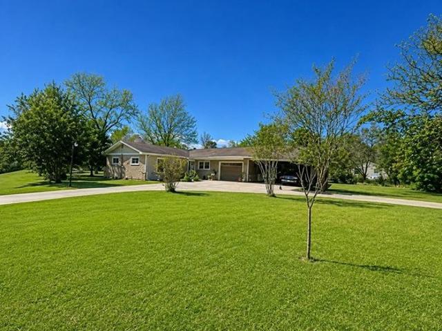 2412 Collins St, West Orange, TX 77630