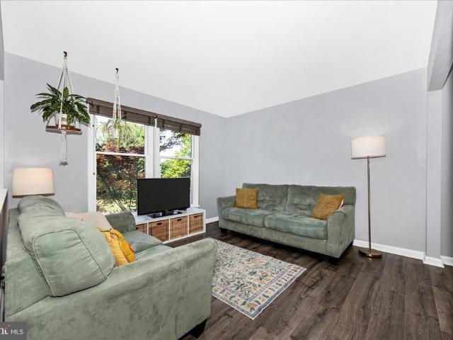 2412 Dunmore Court