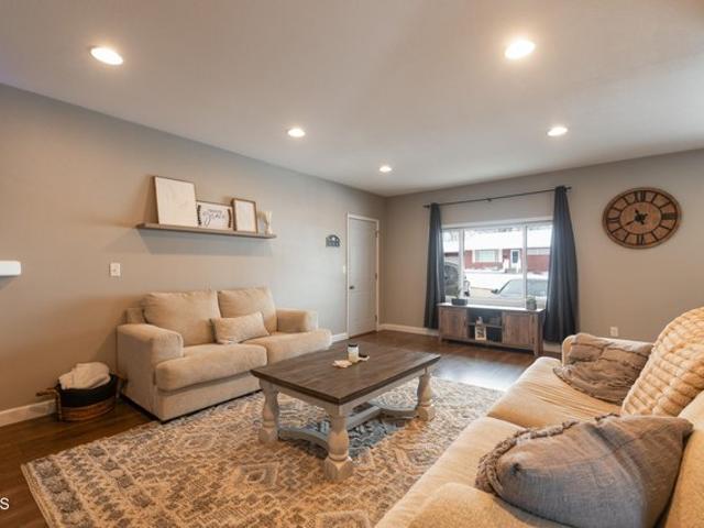2412 E Avenue C, Bismarck, ND 58501