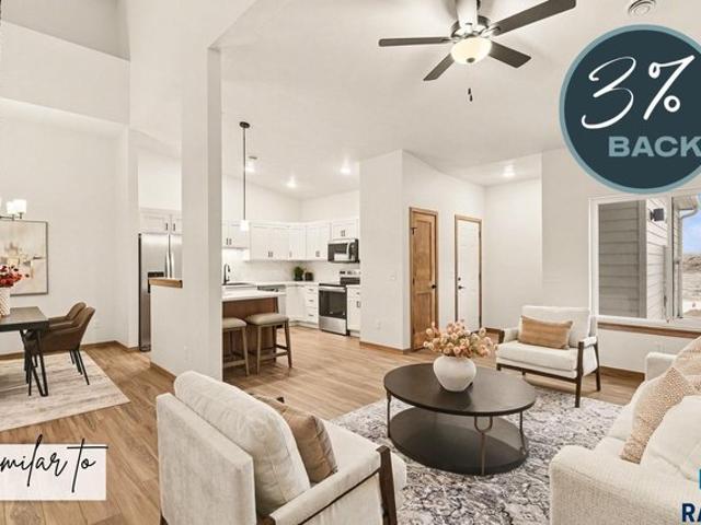 2412 E Jetty Pl, Sioux Falls, SD 57108