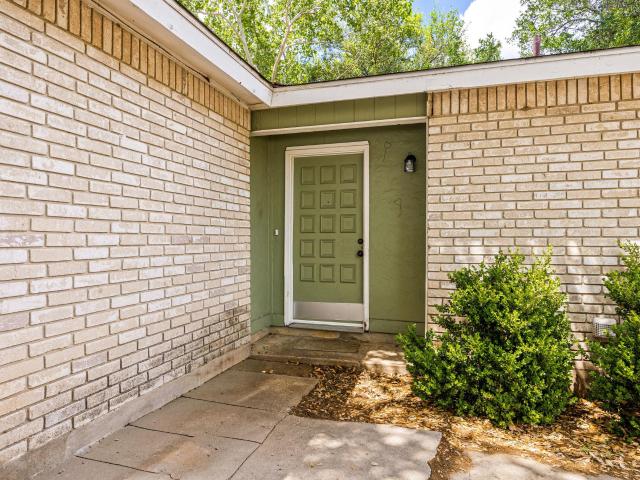 2412 E Stassney Ln