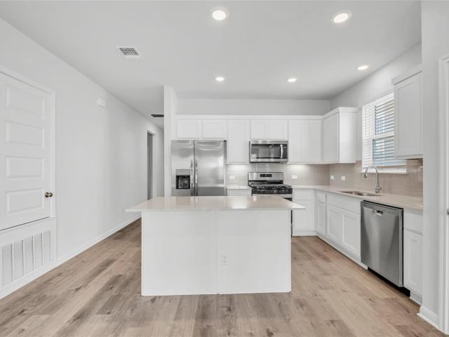 2412 Ekvall Dr