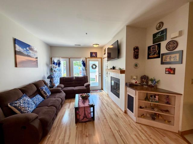 2412 Fox River Pkwy, Unit H