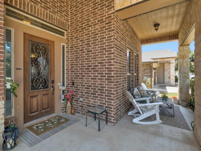 2412 Leonards Pass