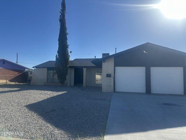 2412 Penwood Dr, El Paso, TX 79935