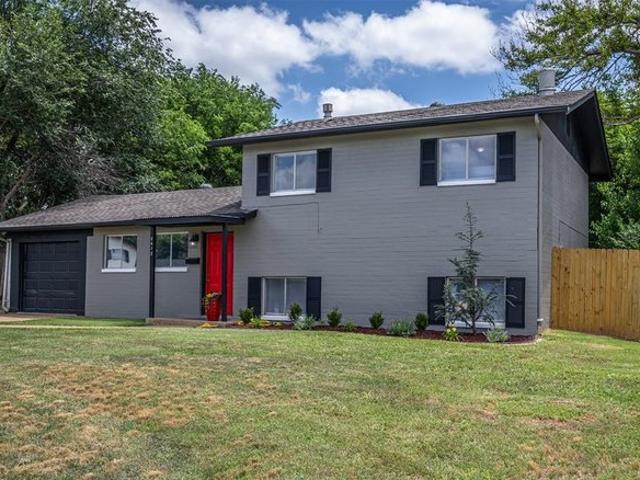 2412 Piccadilly Cir, Moore, OK 73160